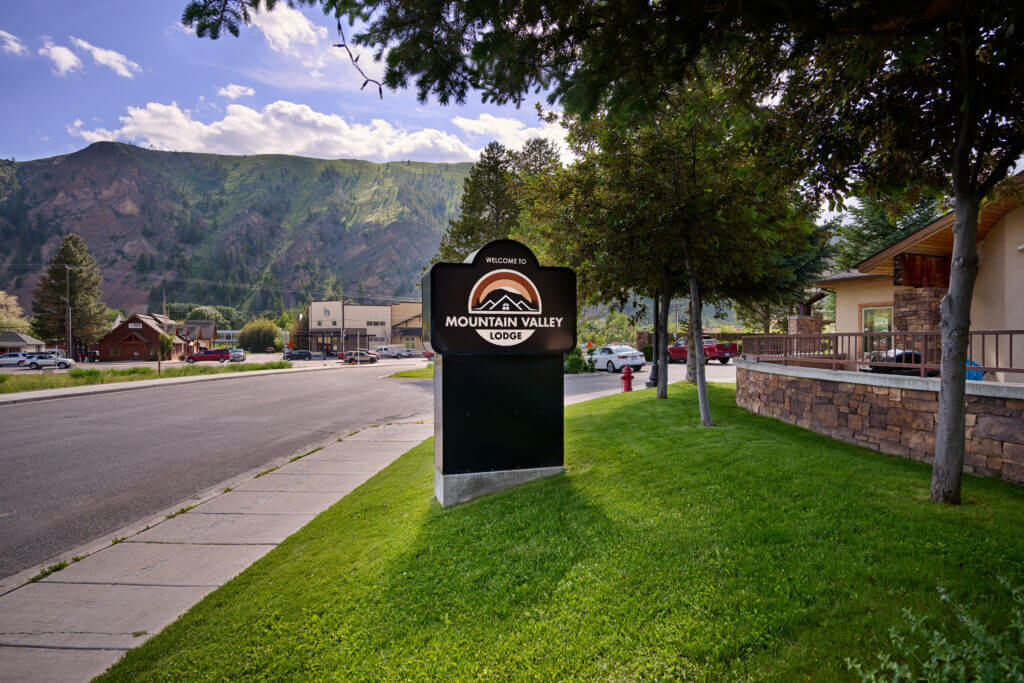 About Us - Mountain Valley Lodge